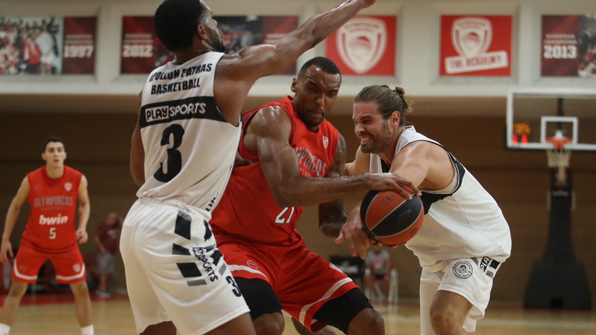 Friendly game: Olympiacos – Apollon Patras 87-58 (pics) - Olympiacos BC