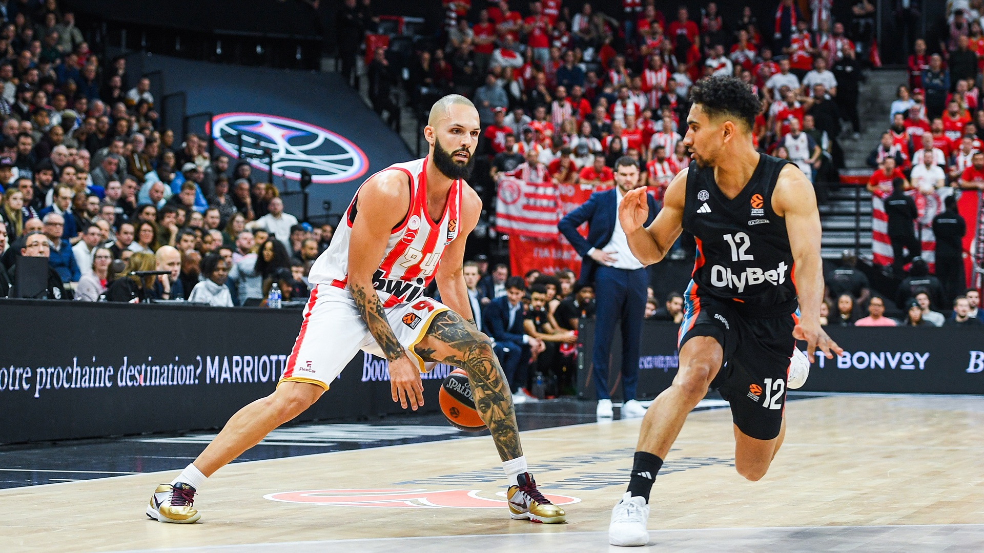 A dominant win in Paris - Olympiacos BC