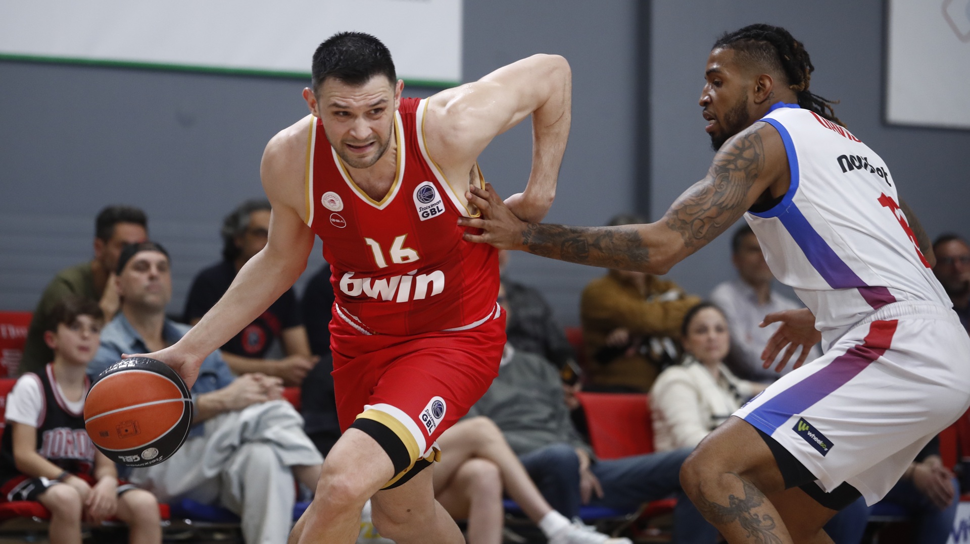 A win over Panionios and off to the semifinals - Olympiacos BC