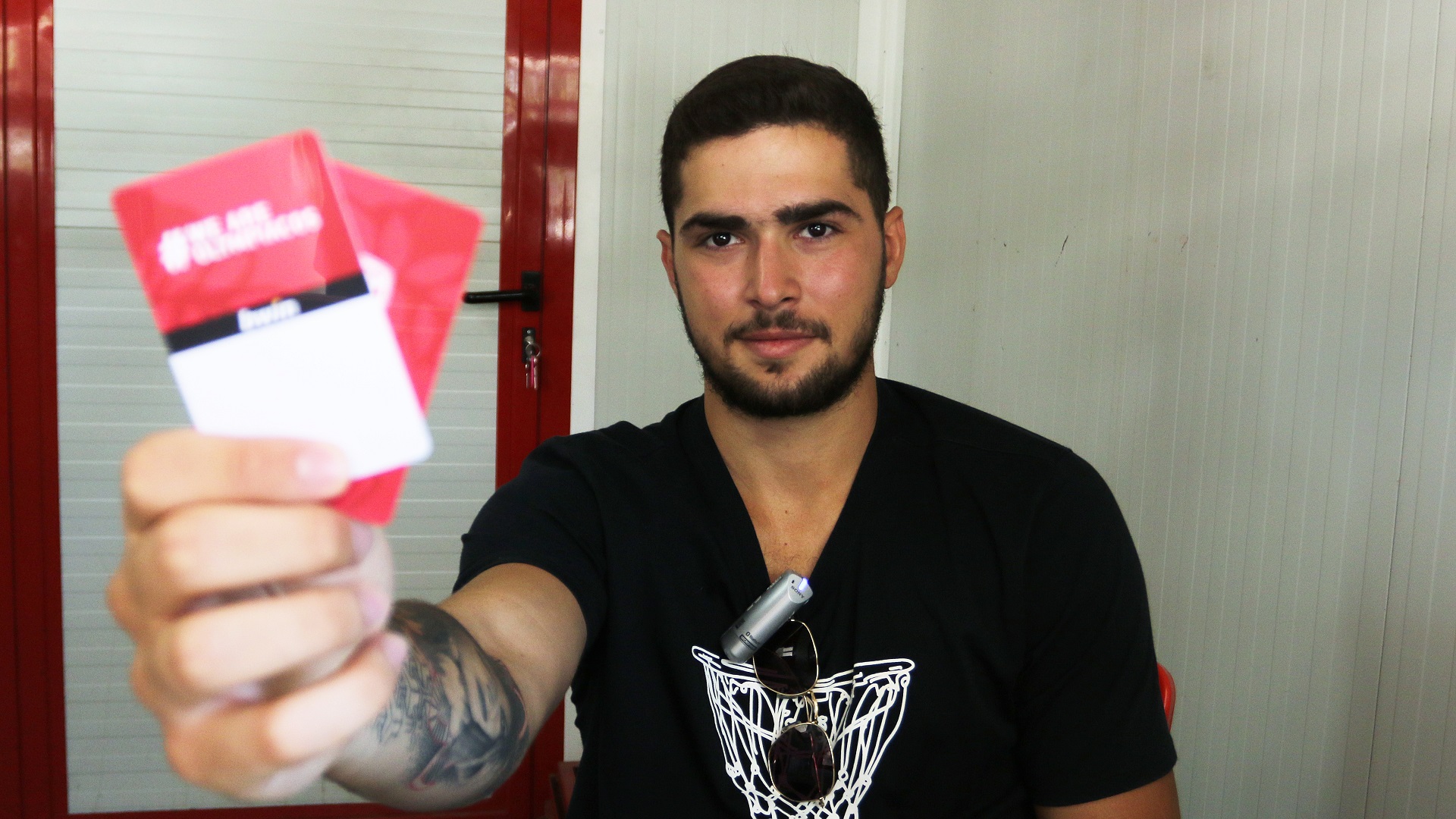 Toliopoulos at the ticket booths of the SEF (vid+pics) - Olympiacos BC